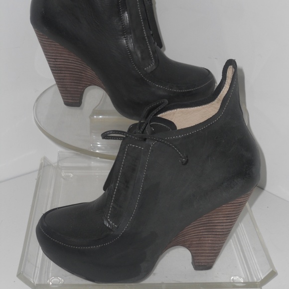 Max Studio | Shoes | Max Studio Black Leather Ankle Boots Size 75 ...